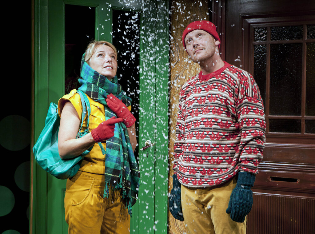 Er det en pølse du har på hovedet? | Teateravisen